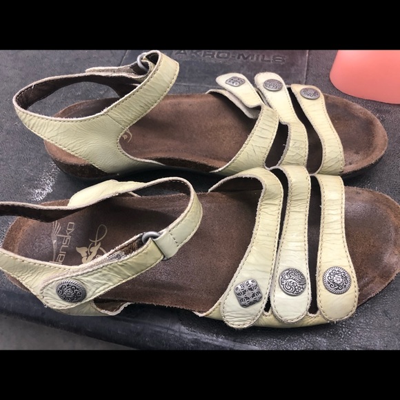 Dansko | Shoes | Damsko Olive Leather Ankle Strap Sandals Size 42 ...